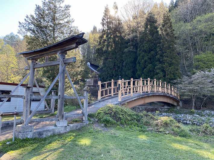 シジュウカラが紹介する「日本の滝百選 道の駅 こさか七滝」